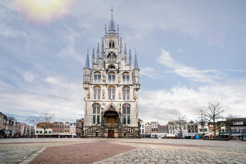 Stadhuis Van Gouda in Nederland Redactionele Stock Afbeelding - Image ...