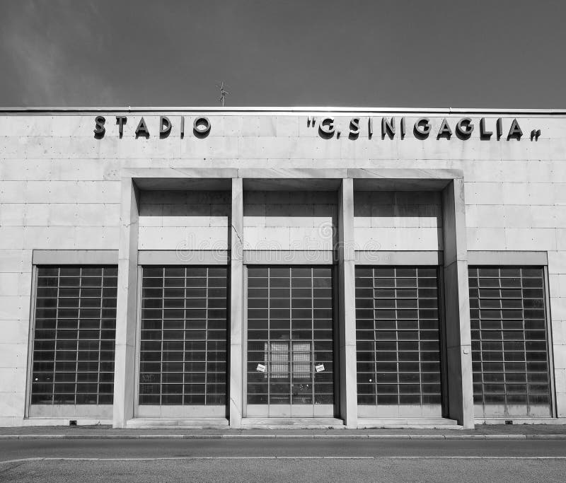 Stadion Stadio Sinigaglia in Como in Schwarzweiss Redaktionelles ...