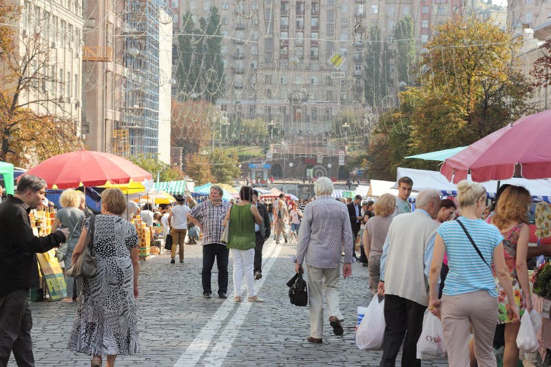 Stadt angemessen redaktionelles foto. Bild von nahrung - 59995706