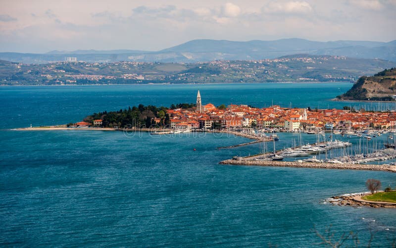 Stadt Izola, Slowenien stockbild. Bild von landschaft - 50669585