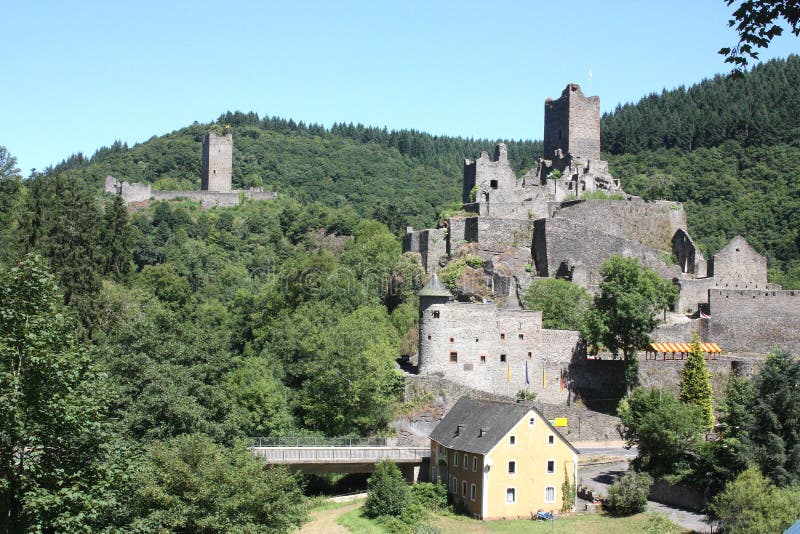 Stadt Und Umgebungen Manderscheid Stockbild - Bild von feiertag, europa ...