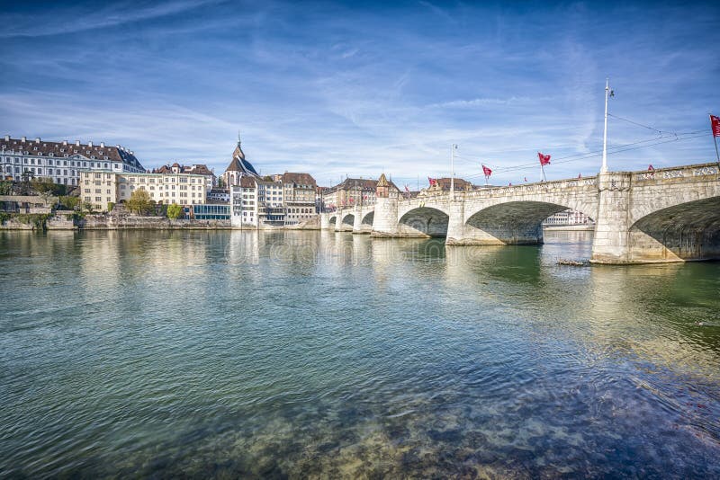 Basel-Ufergegend Auf Rhein-Fluss, Die Schweiz Stockfoto - Bild von ...