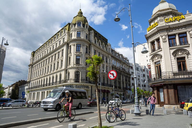 Leute in Bukarest, Historische Mitte Der Hauptstadt Von Rumänien ...