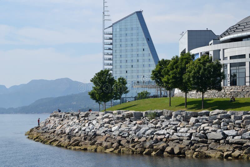 Küstenansicht Von Molde, Norwegen Stockbild - Bild von stadt ...