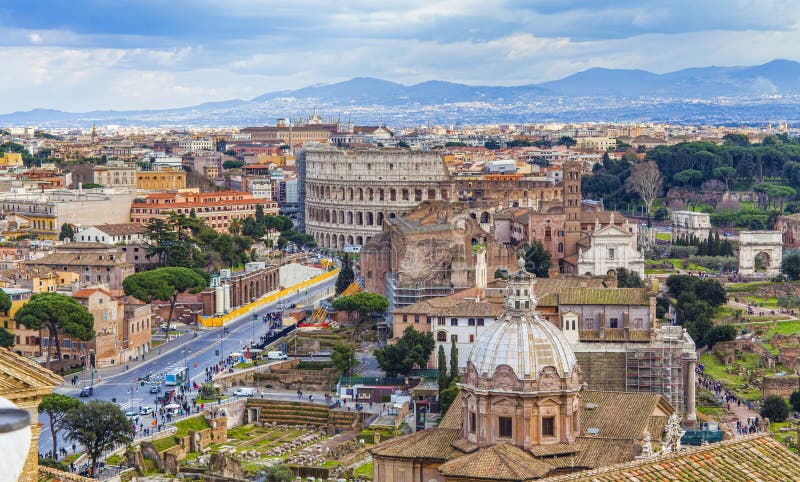 Stadtbild Von Rom in Italien Stockbild - Bild von stadt, dämmerung ...