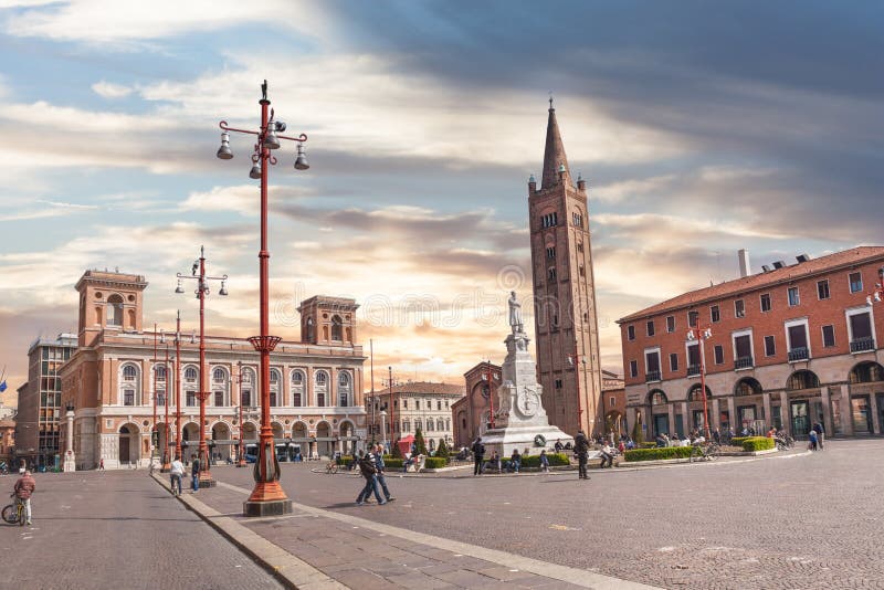 Schloss Von Caterina Sforza in Forlì, Emilia Romagna, Italien Stockbild ...