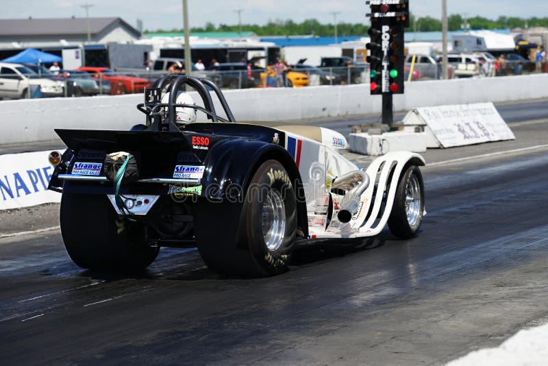 Drag racing editorial stock photo. Image of look, green - 41396693