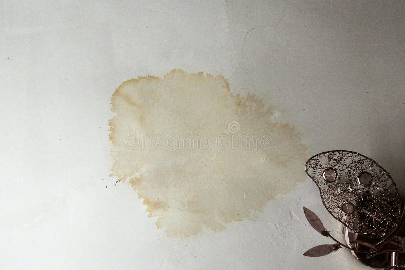 Stain on ceiling from rain stock image. Image of peeling - 82522469