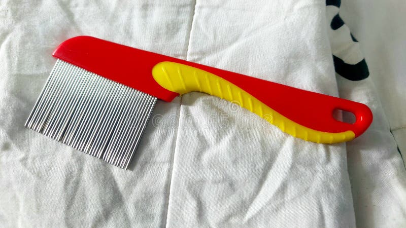 Stainless Steel Lice Comb with Red Handle and Yellow Color Combination ...