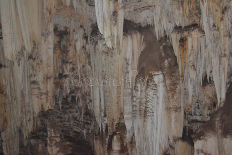 Stalactite immagine stock. Immagine di caverne, stalattite - 61716143