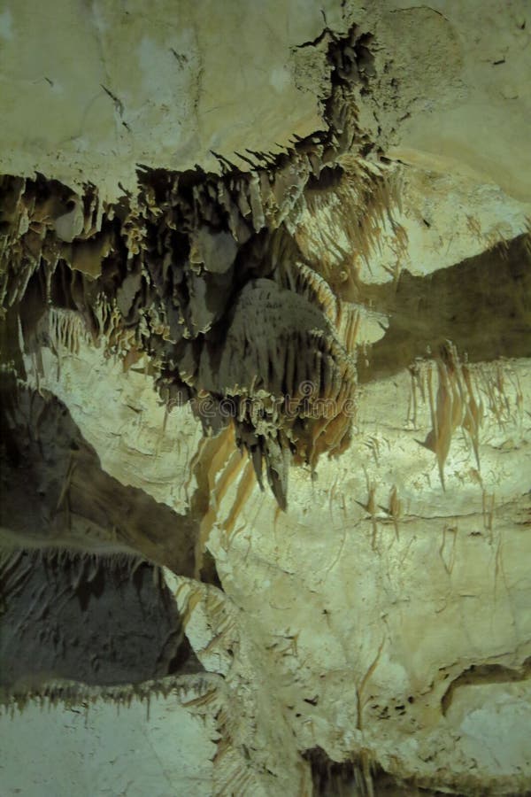 Stalagmites & Stalactites at Carlsbad Caverns National Park Editorial ...