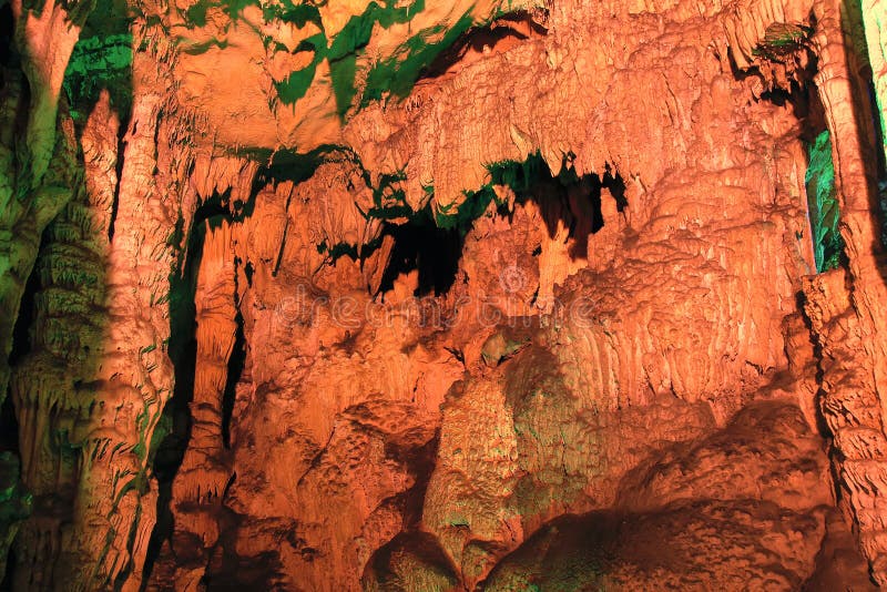 Stalattite immagine stock. Immagine di naughty, luce - 34285343