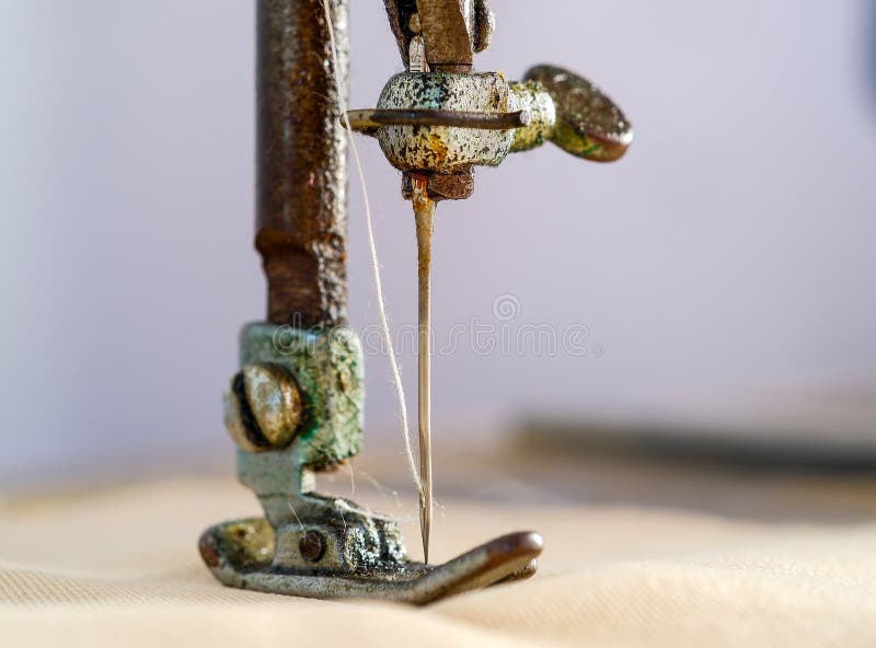 Standard Presser Foot and Needles on Old-fashioned Sewing Machines ...
