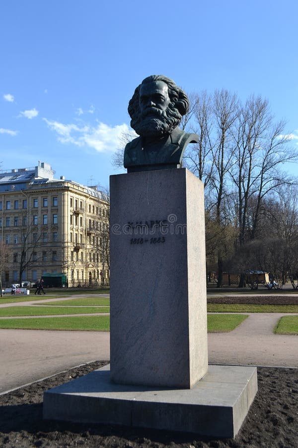 Standbeeld Van Karl Marx in St Petersburg Stock Foto - Image of ...