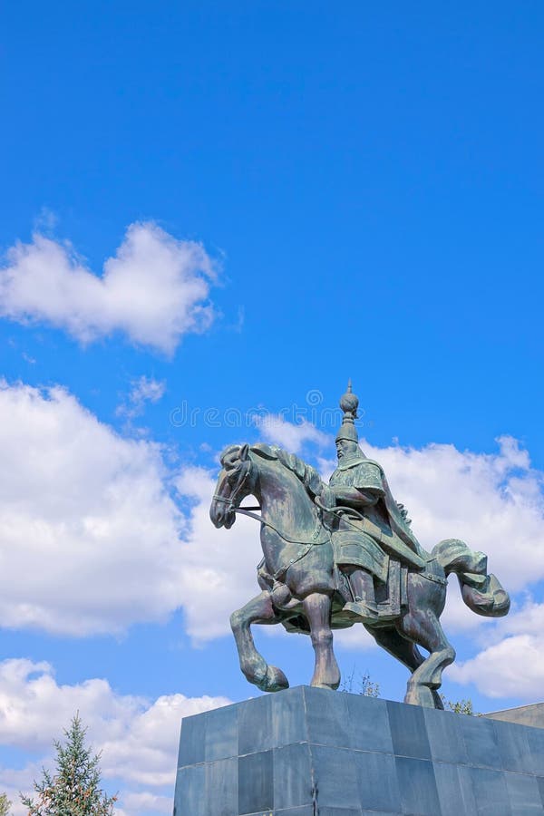 Standbeeld Van De Keizer Caracalla, Zwaard Ter Beschikking Redactionele ...