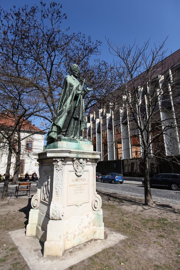 Standbeeld Van Paus Innocentius XI in Boedapest Redactionele Stock Foto ...