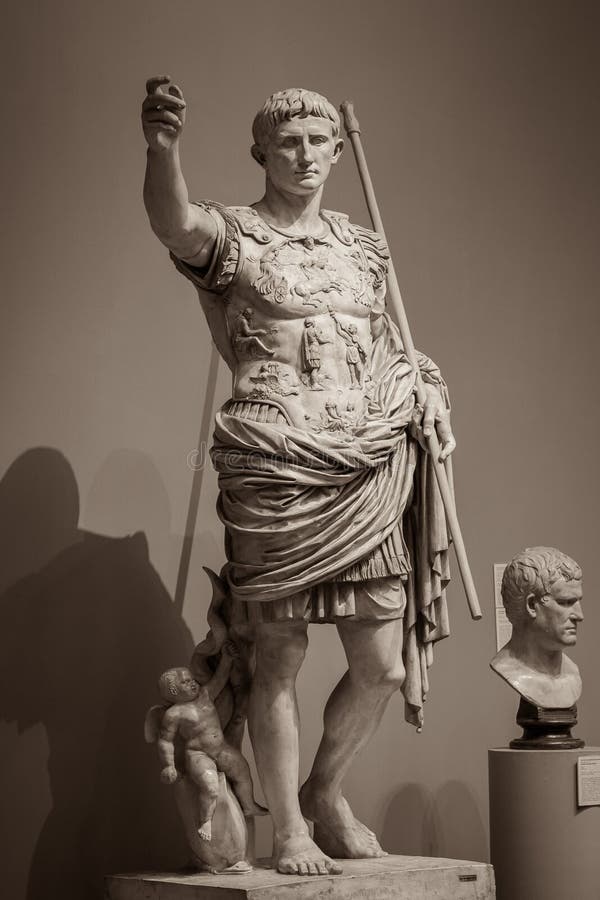Standbeeld Van Roman Emperor Augustus Stock Foto - Afbeelding bestaande ...