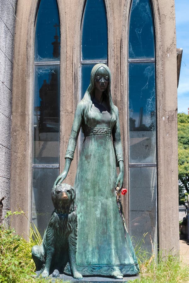 Standbeeld Van Een Vrouw of Een Man in Een Kasteelpark, in Kasteel Het ...