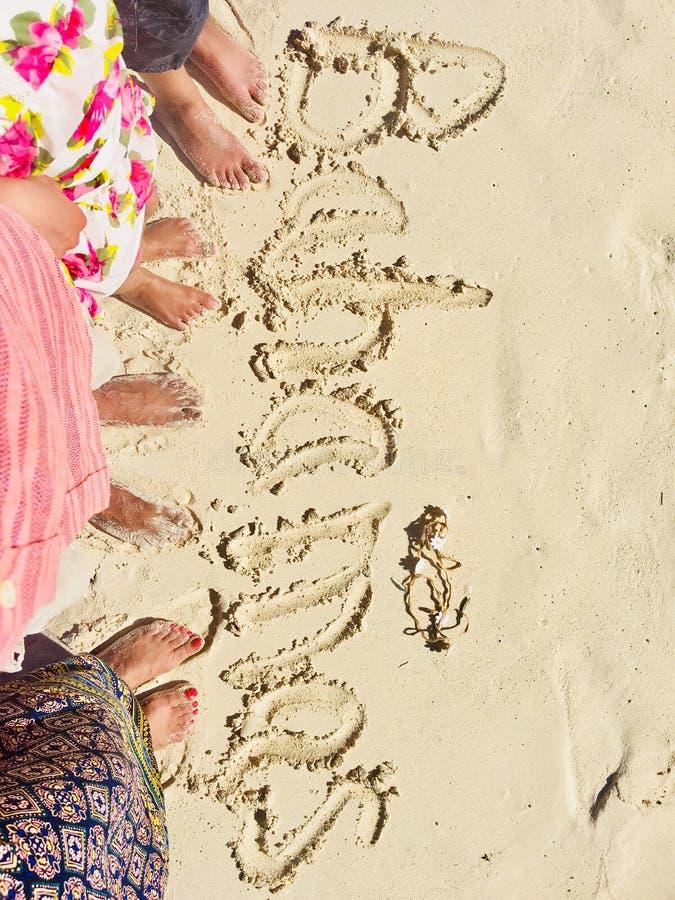 BAHAMAS Writing on the Beach Stock Photo - Image of castaway, island ...