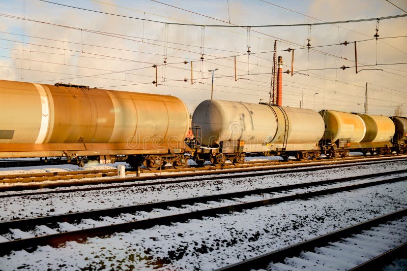 Modern army tanks in transit by train - scopekjkl