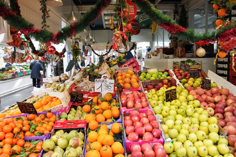 Fruit and Vegetable Market in Rome Editorial Image - Image of business ...