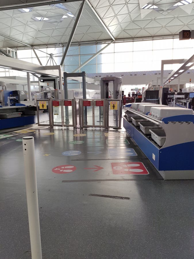 Stansted airport editorial photo. Image of london, stansted - 131999571