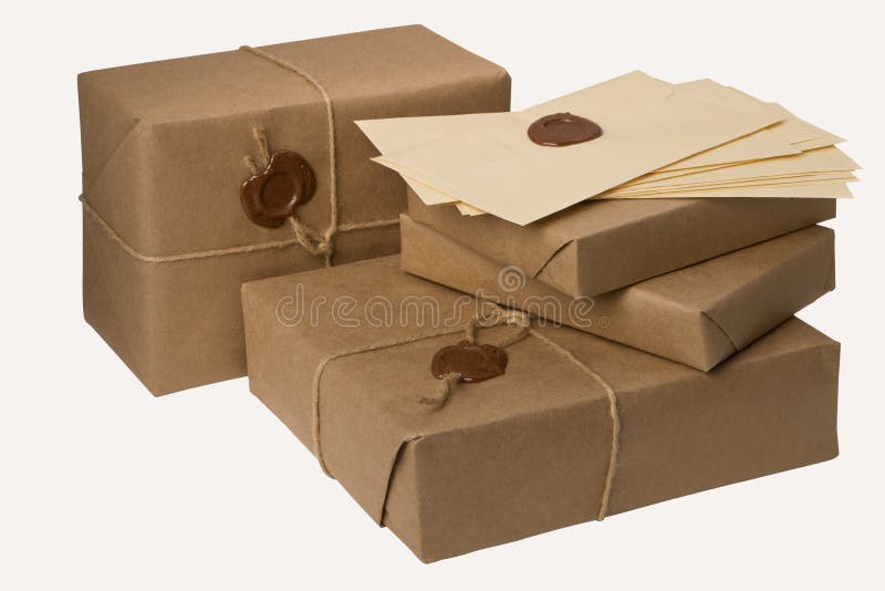 Ein Stapel der Postpakete stockbild. Bild von netzkabel - 18989353