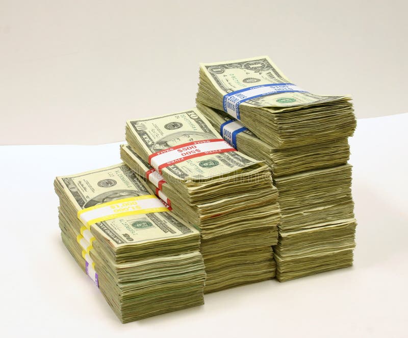 Stapel Von Hundert Dollarscheinen Stockfoto - Bild von zeile, schnitt ...