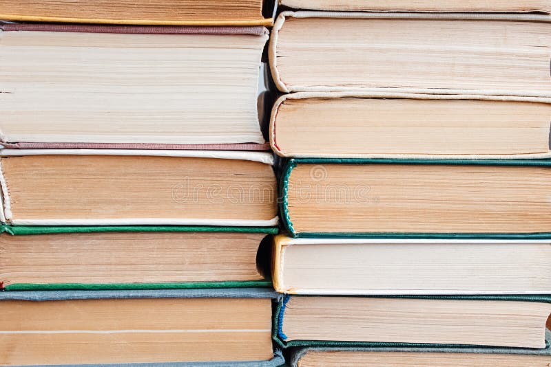 Een Grote Stapel Van Gestapelde Keisteen Schommelt De Mooie Achtergrond ...