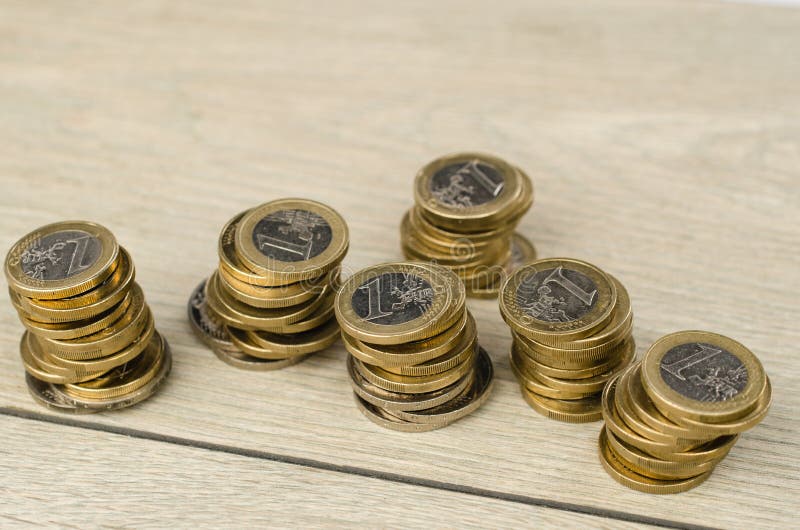 Stapels Van Euro Muntstukken Stock Foto - Afbeelding bestaande uit ...