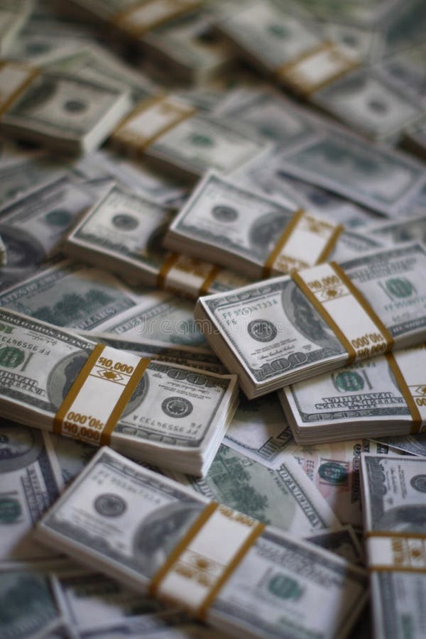 Stapel van geld stock foto. Image of duizend, vijftig - 6336246