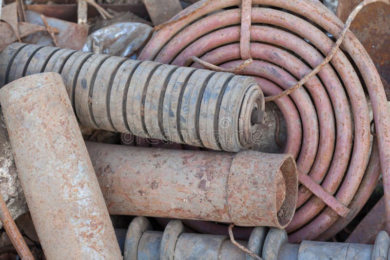 Verrostete Rohre stockfoto. Bild von himmel, umwelt, chemikalie - 30741048
