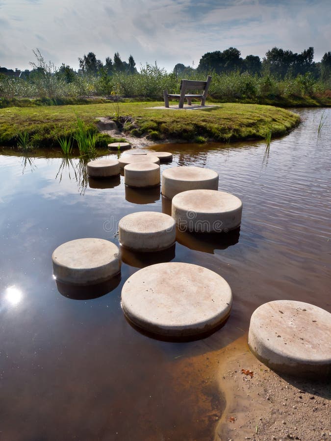 Stapstenen stock afbeelding. Image of begrip, avontuur - 34938913
