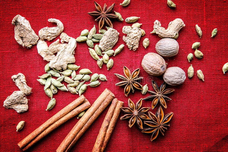 Star Anise, Nutmeg, Cardamom, Cinnamon, Ginger, Cloves Stock Photo ...