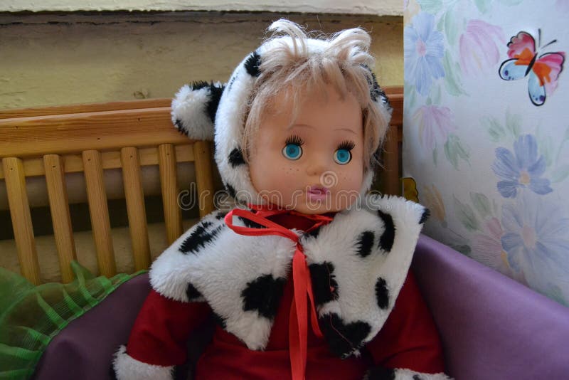 Stare lalki obraz stock. Obraz złożonej z dziewczyna - 82080713