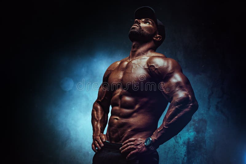 Starker Mann stockfoto. Bild von gefahr, muskel, drastisch - 99183830