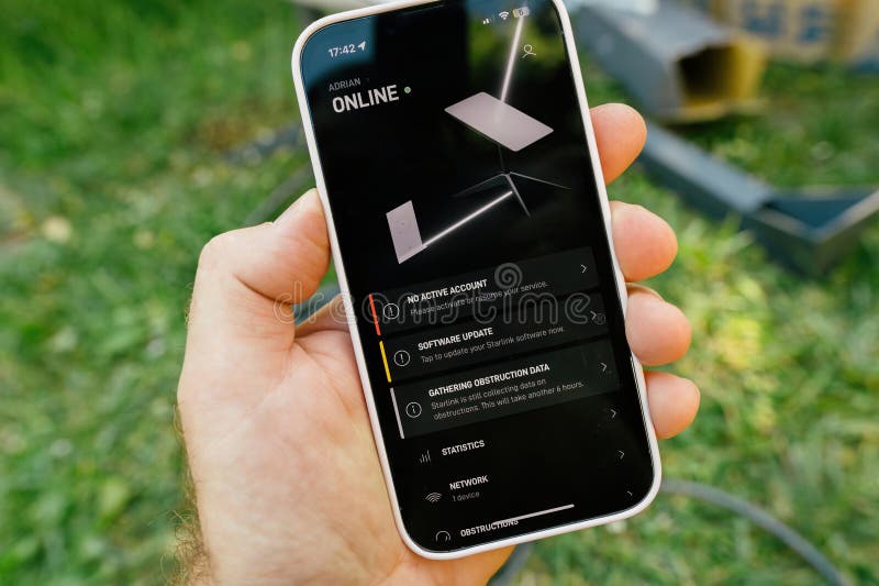 Starlink App Showing Setup Status Updates Editorial Image - Image of ...
