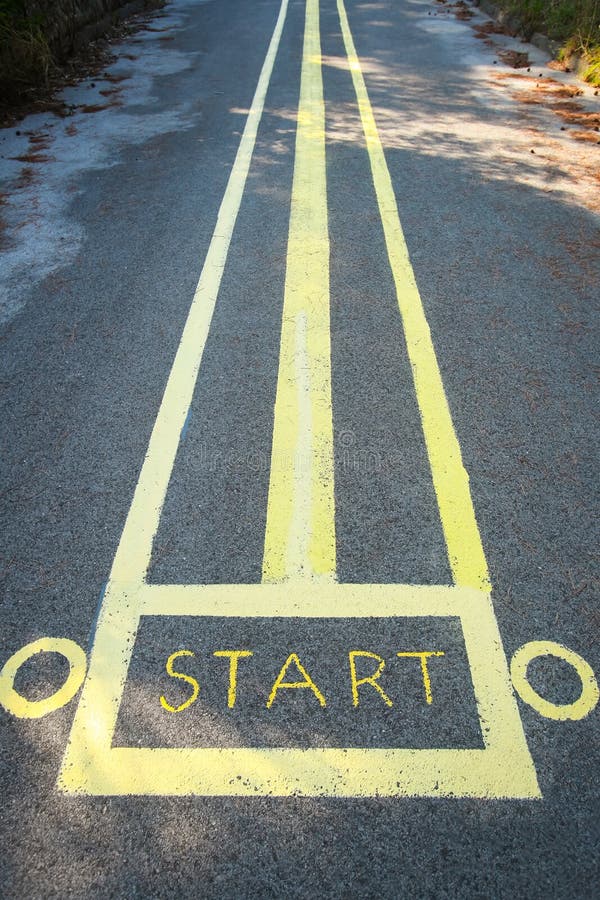 Start sign painted on road stock image. Image of daylight - 128119577