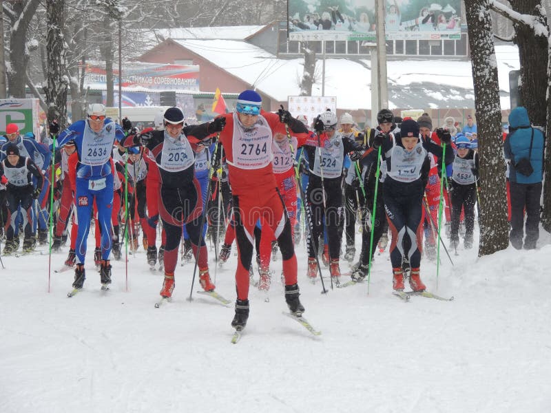 Start ski race 3 editorial photo. Image of supporter - 49967141
