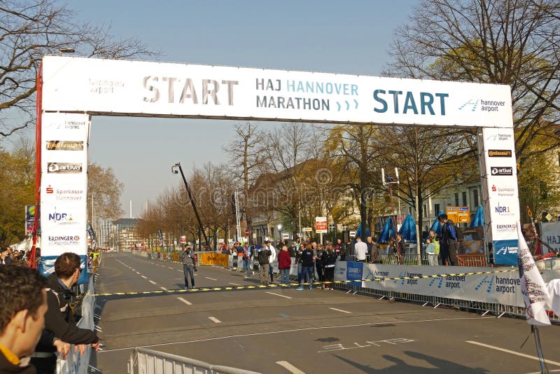 Starting Area at Hannover Marathon Editorial Photo - Image of movement ...