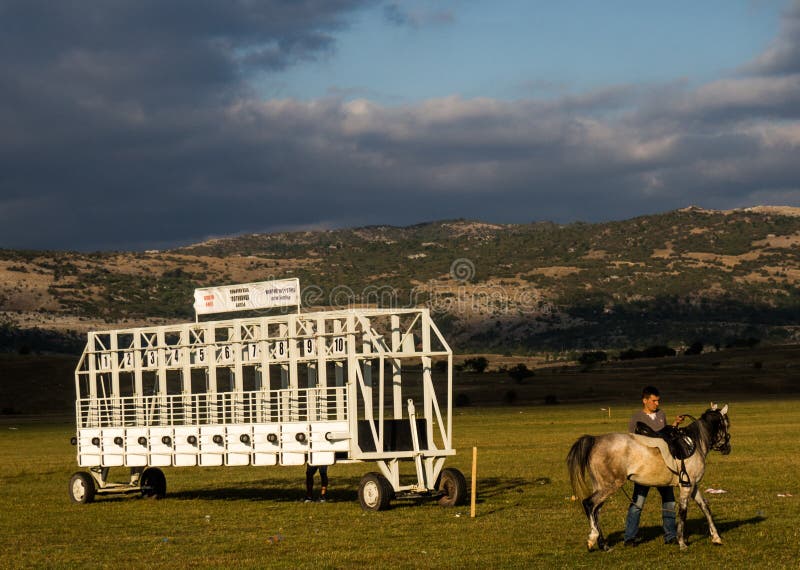 Startline editorial photo. Image of publika, crowd, hercegovina - 97987571