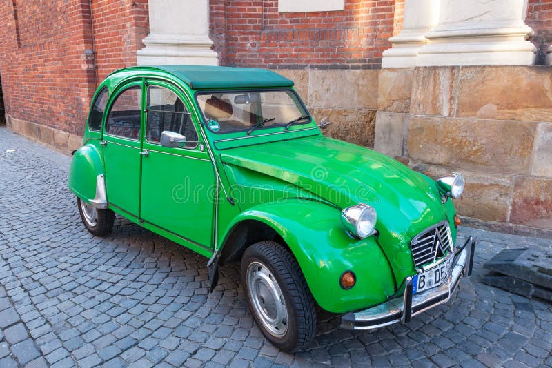 393 Stary Citroen 2cv zdjęć stockowych - bezpłatne i z licencją Royalty ...