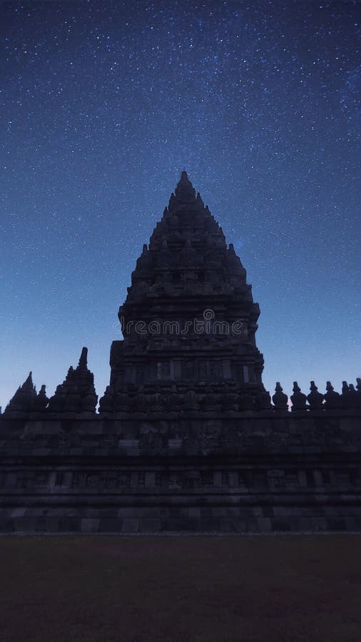 Stary night at borobudur stock photo. Image of monument - 264944508