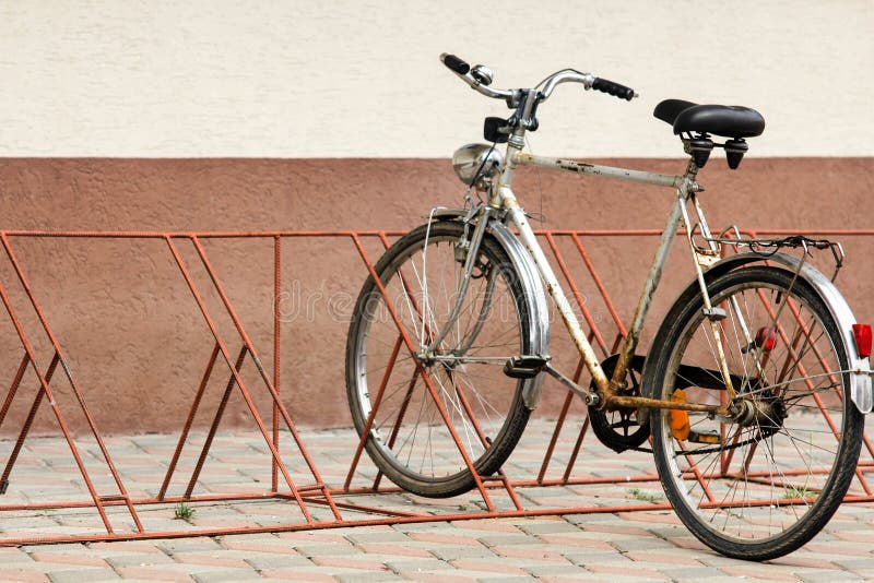 Stary rower zdjęcie stock. Obraz złożonej z rdza, wzór - 5632272