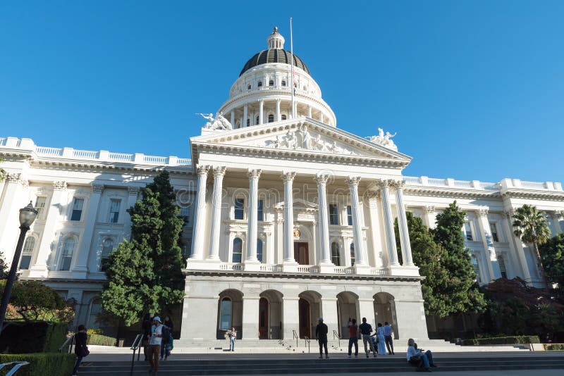 State Capitol in Sacramento Editorial Stock Image - Image of pacific ...