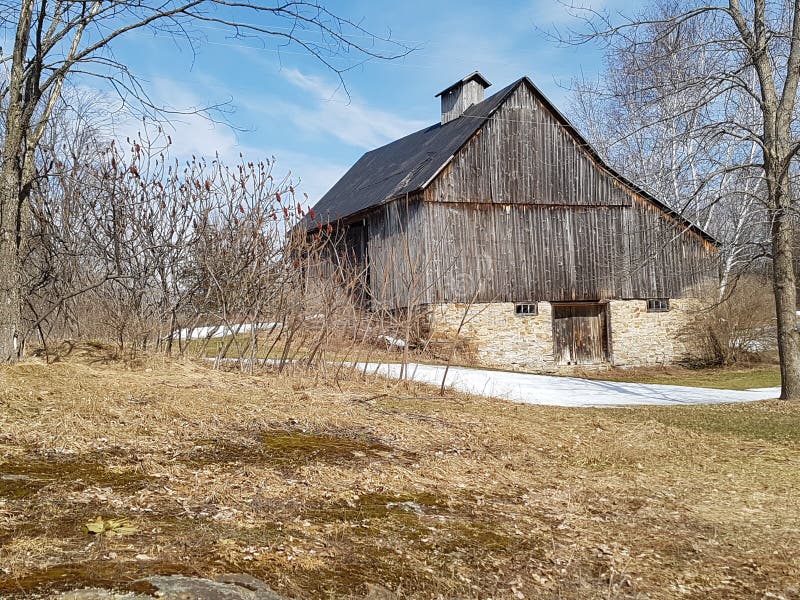 Stately Old Vintage Barn in Fall Stock Image - Image of barn, stately ...