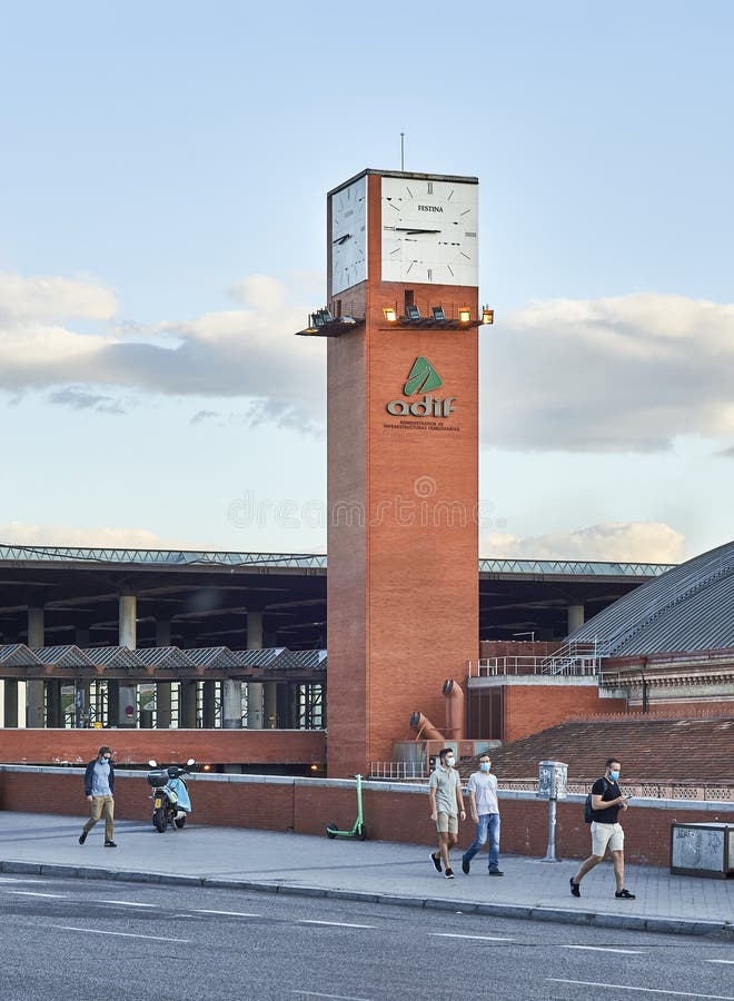 Station Clock editorial photography. Image of atocha - 185724772