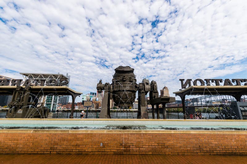 Station Square in Pittsburgh, Pennsylvania Editorial Stock Photo ...