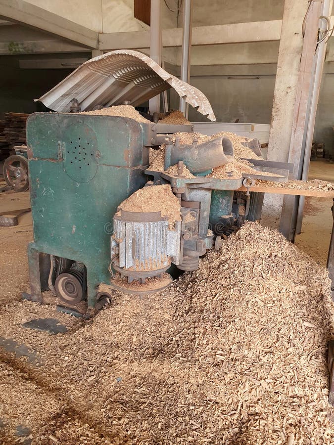 Stationary Power Electric Woodworking Planer Creates a Smooth Surface ...