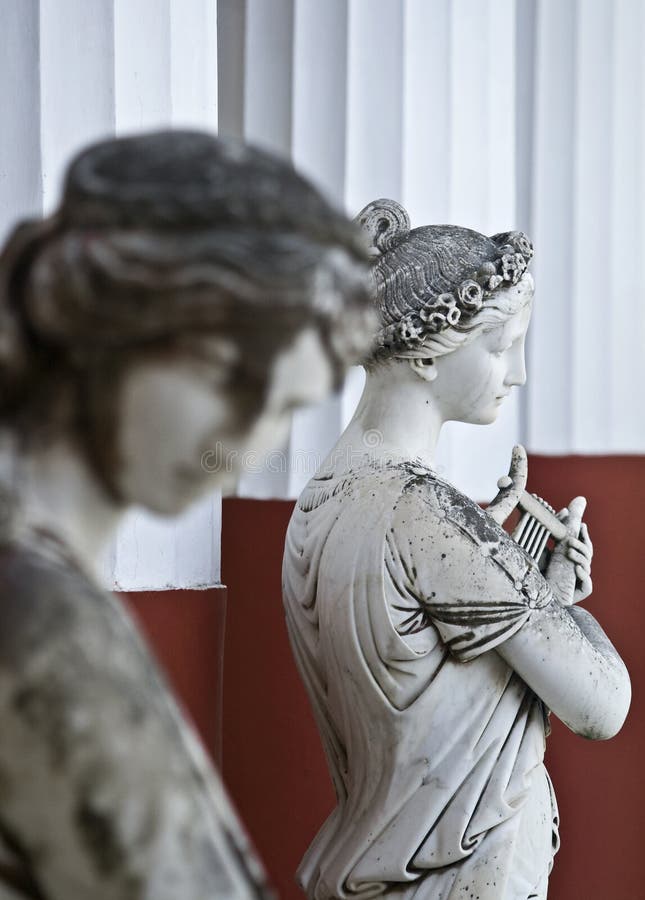 Statua greca classica fotografia stock. Immagine di museo - 7558192
